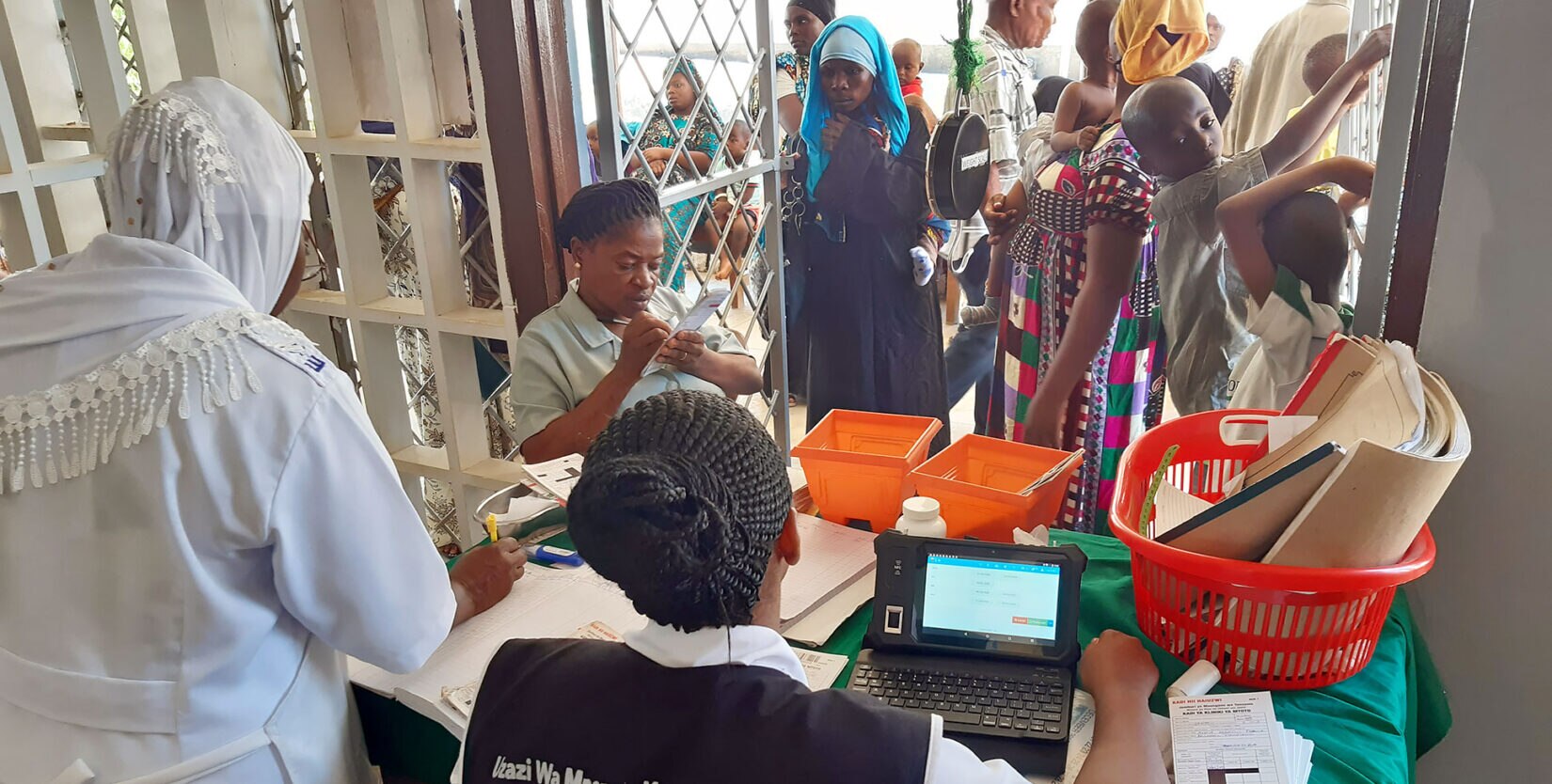 Rugged Arm Tablet May Revolutionize Remote Medical Record Access - Arm ...