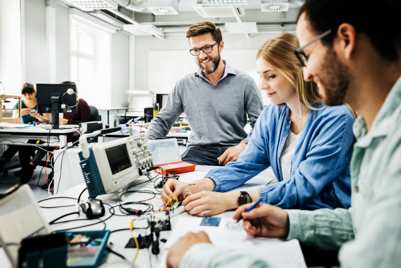 Bridging the Skills Gap with Arm Semiconductor Education Alliance - Arm ...